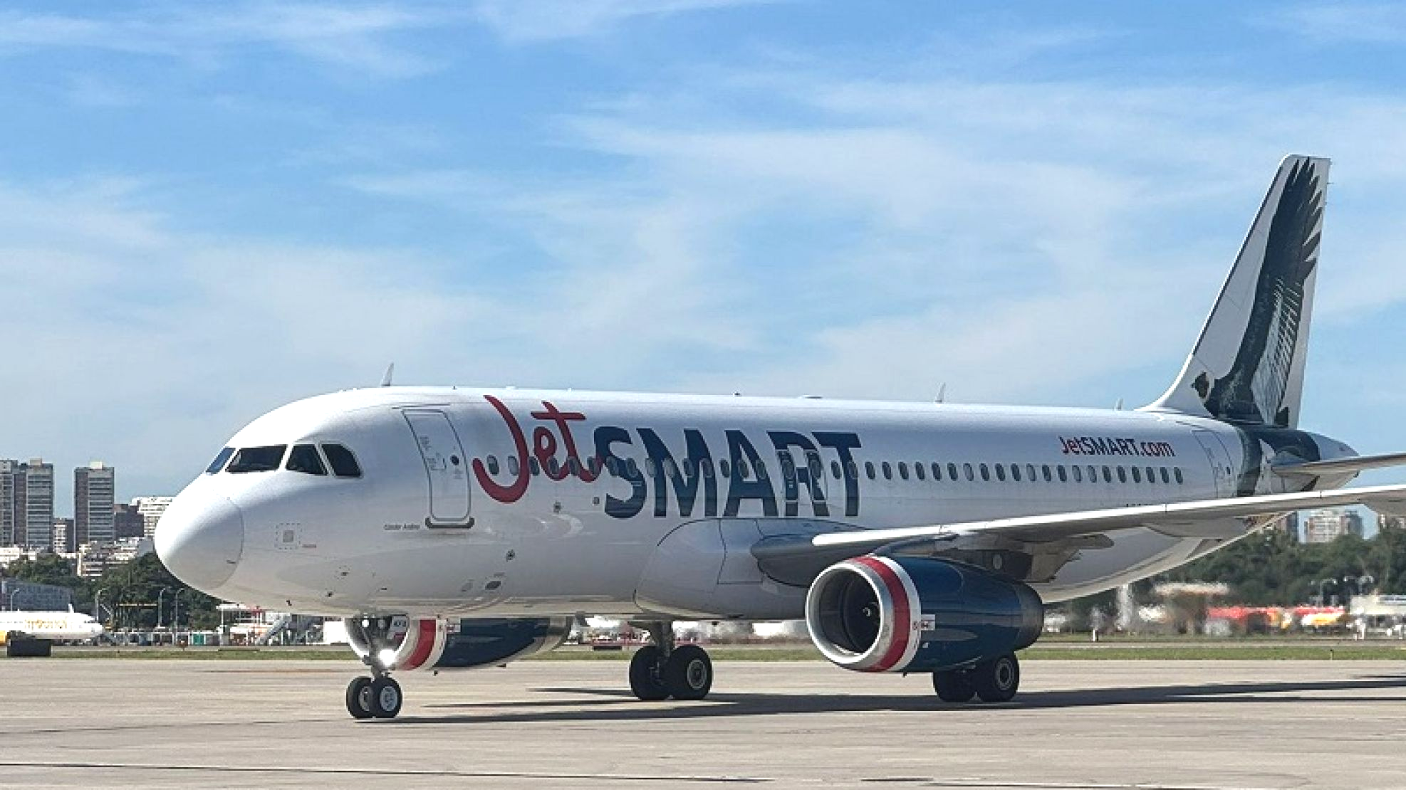 JetSMART inaugura EZE-REC