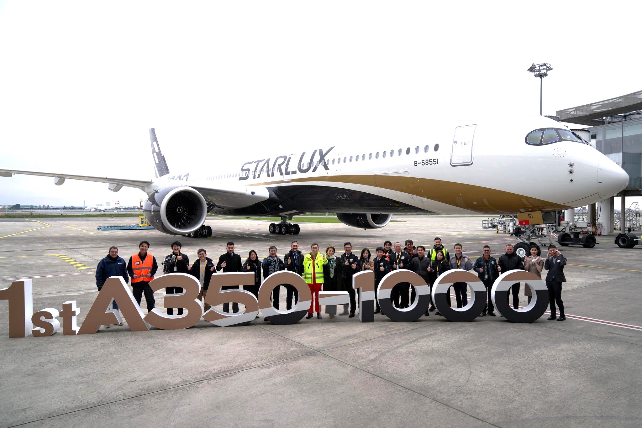 STARLUX toma entrega A350-1000